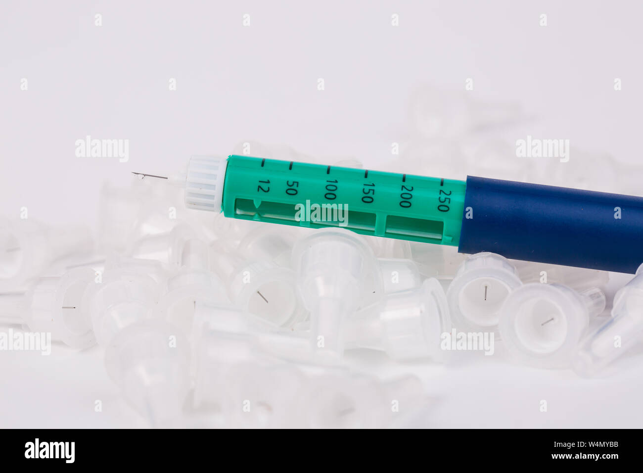 Einweg insulinpen -Fotos und -Bildmaterial in hoher Auflösung – Alamy