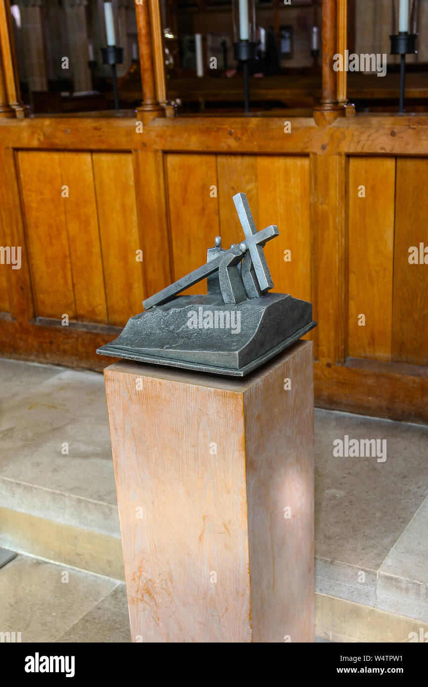 Trage das kreuz -Fotos und -Bildmaterial in hoher Auflösung – Alamy