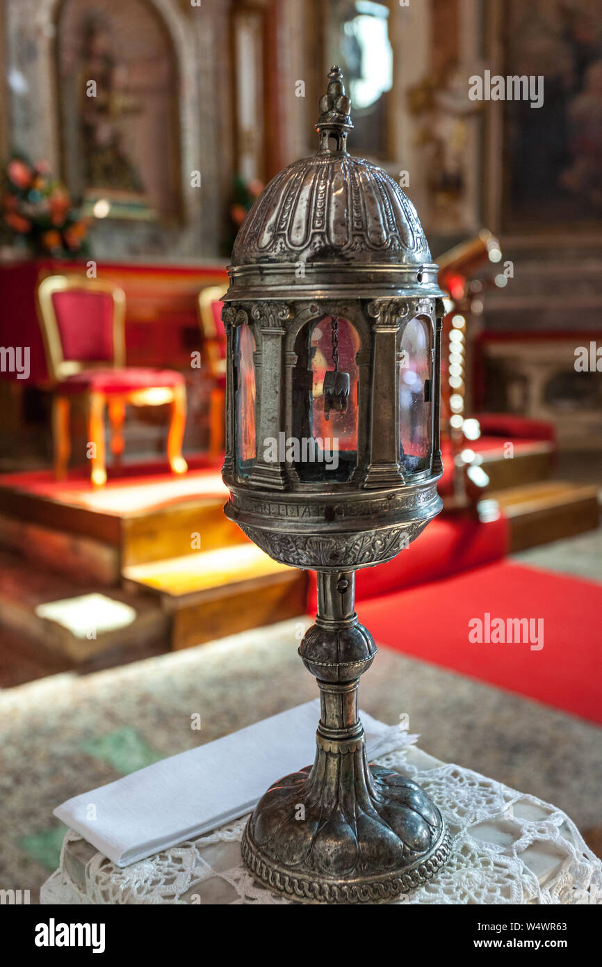 Zahn reliquiar -Fotos und -Bildmaterial in hoher Auflösung – Alamy