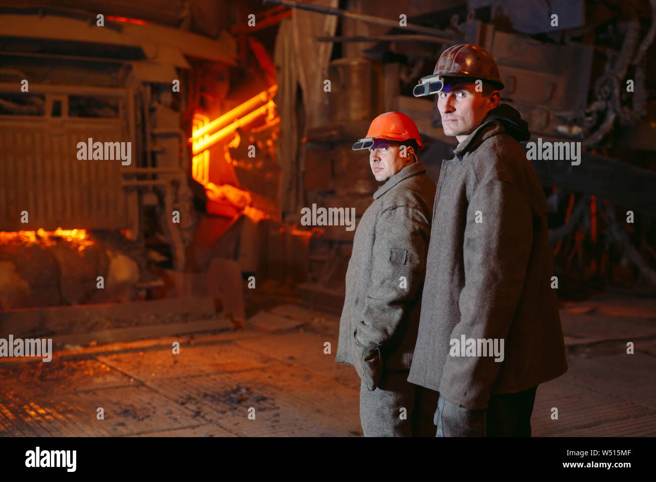Steelworker furnace -Fotos und -Bildmaterial in hoher Auflösung – Alamy