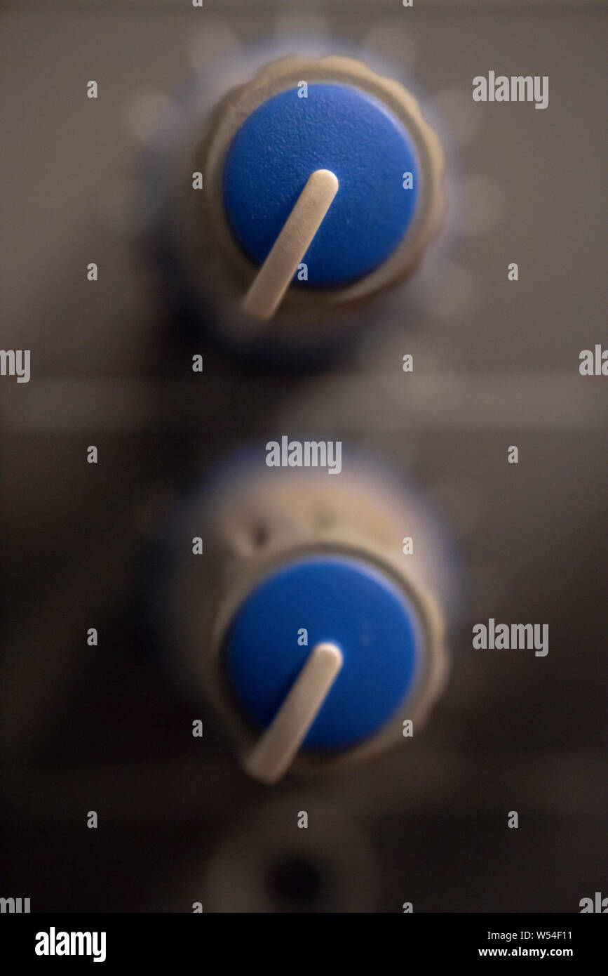 Metal sound volume control knob -Fotos und -Bildmaterial in hoher ...