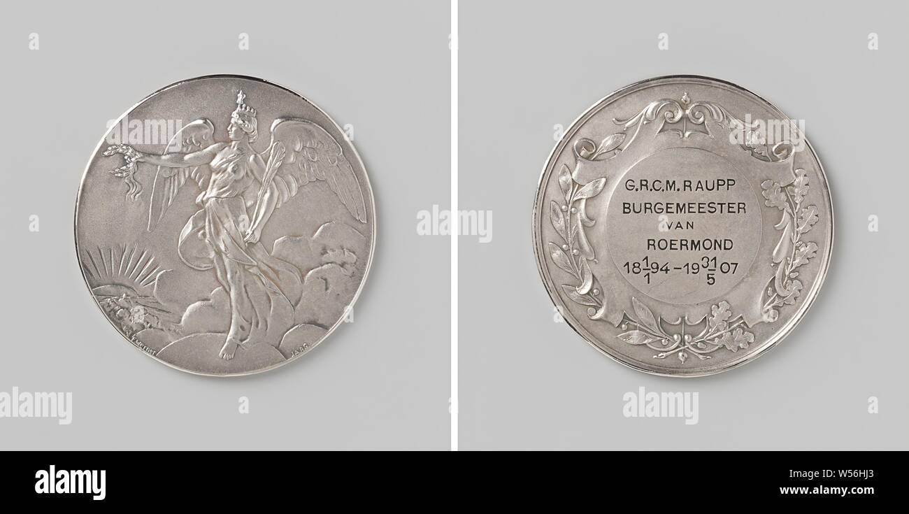 Eichenzweig zusammengebunden -Fotos und -Bildmaterial in hoher ...