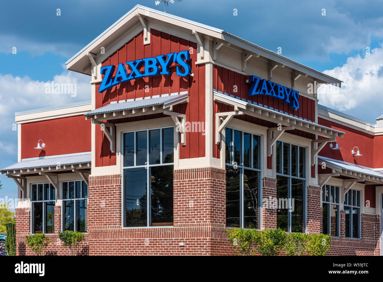 Zaxbys chicken restaurant -Fotos und -Bildmaterial in hoher Auflösung – Alamy