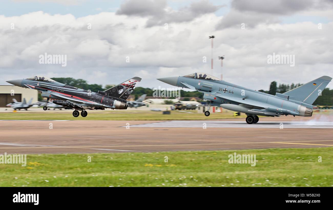 Zwei raf eurofighter taifune -Fotos und -Bildmaterial in hoher ...