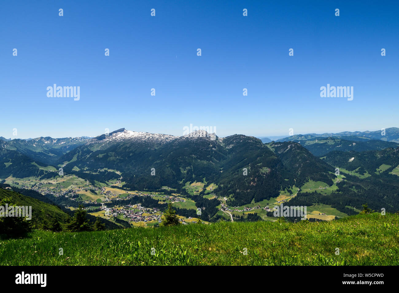 Berg Hoher Ifen im Kleinwalsertal in den Allgäuer Alpen in Österreich ...