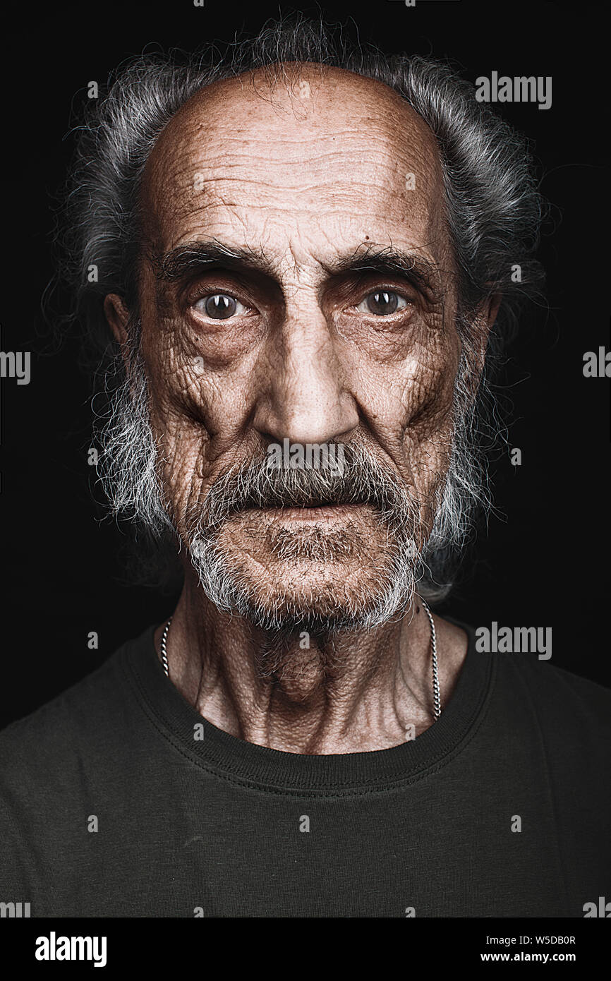Tiefe falten -Fotos und -Bildmaterial in hoher Auflösung – Alamy