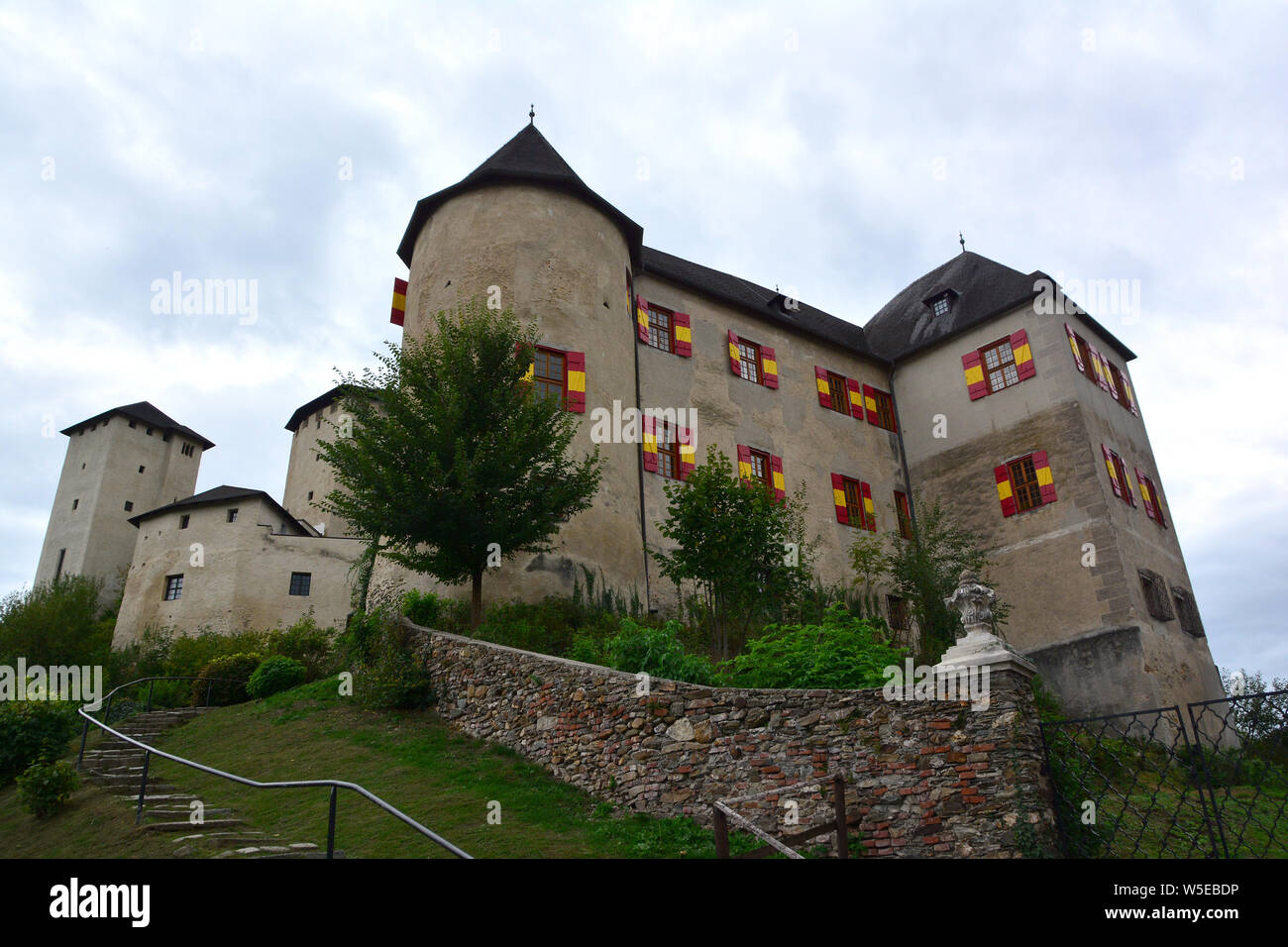 Burg lockenhaus -Fotos und -Bildmaterial in hoher Auflösung – Alamy