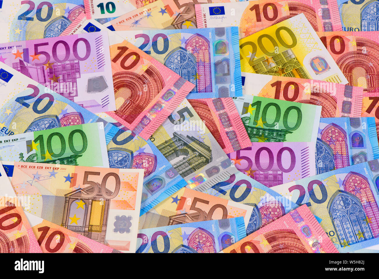 Haufen viele Euro Banknoten Stockfotografie - Alamy