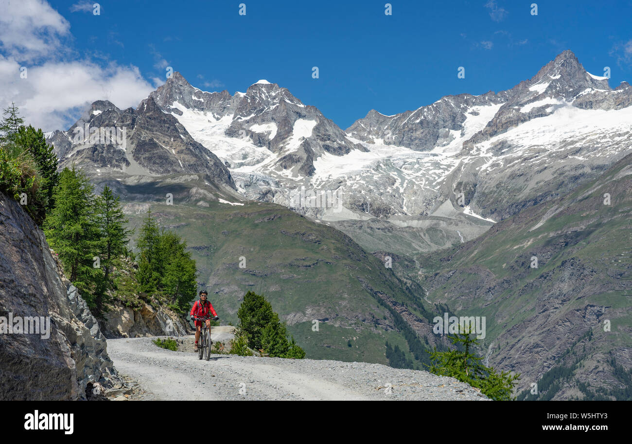 Weisshorn berg zermatt -Fotos und -Bildmaterial in hoher Auflösung – Alamy