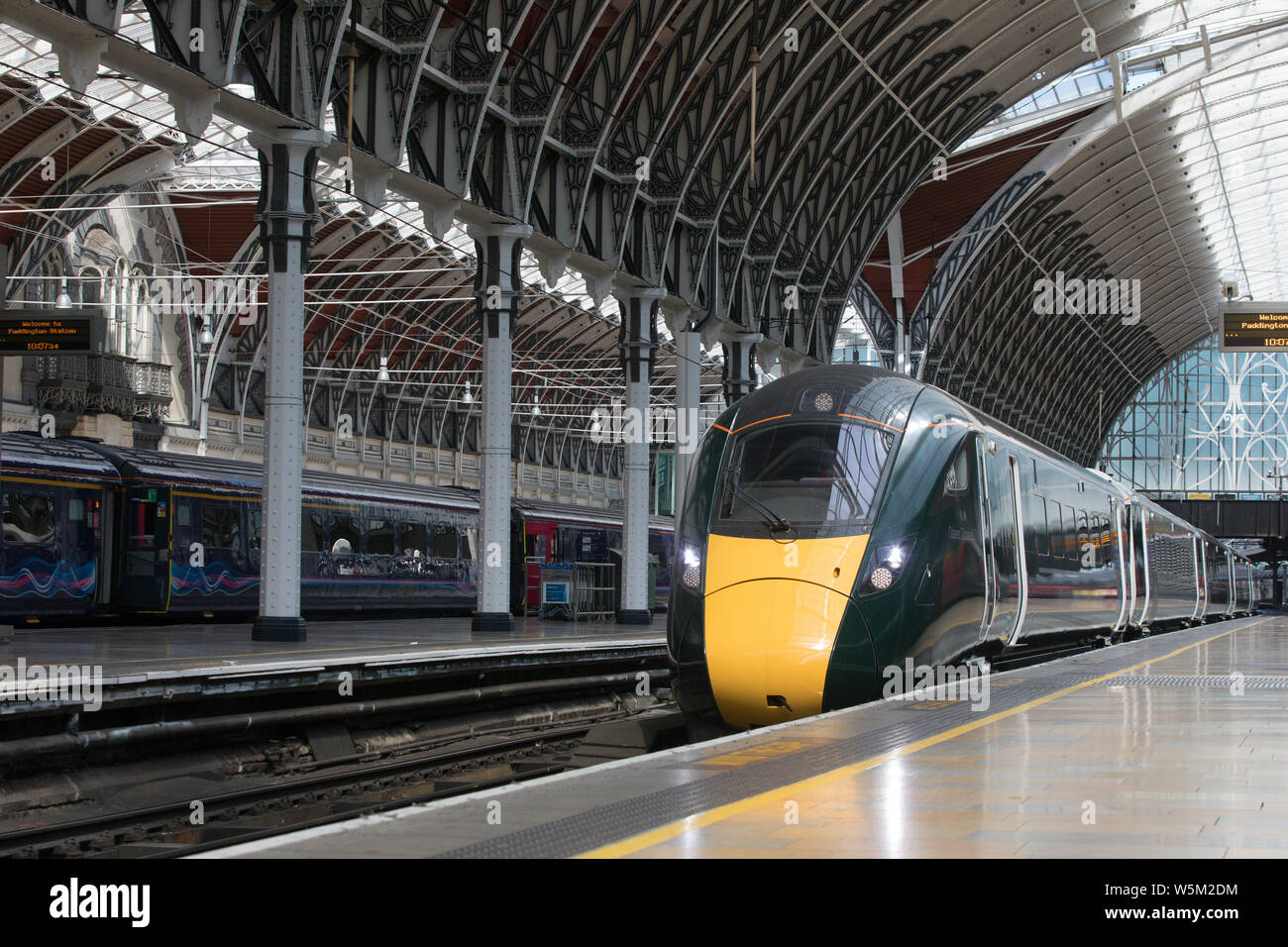 Great western railway hochgeschwindigkeitszug -Fotos und -Bildmaterial ...