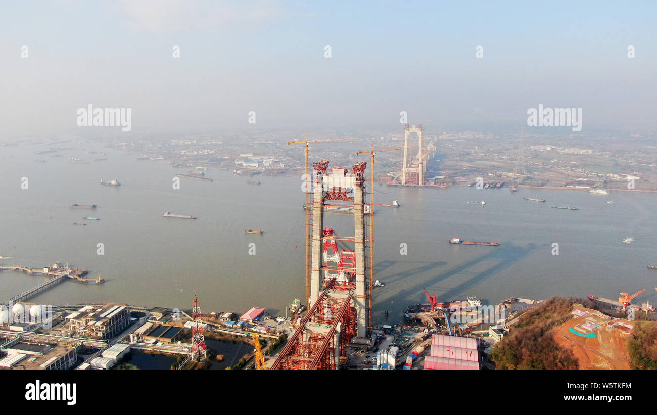 Die Wufengshan Yangtze River Bridge, erste Schiene Chinas - Straße ...