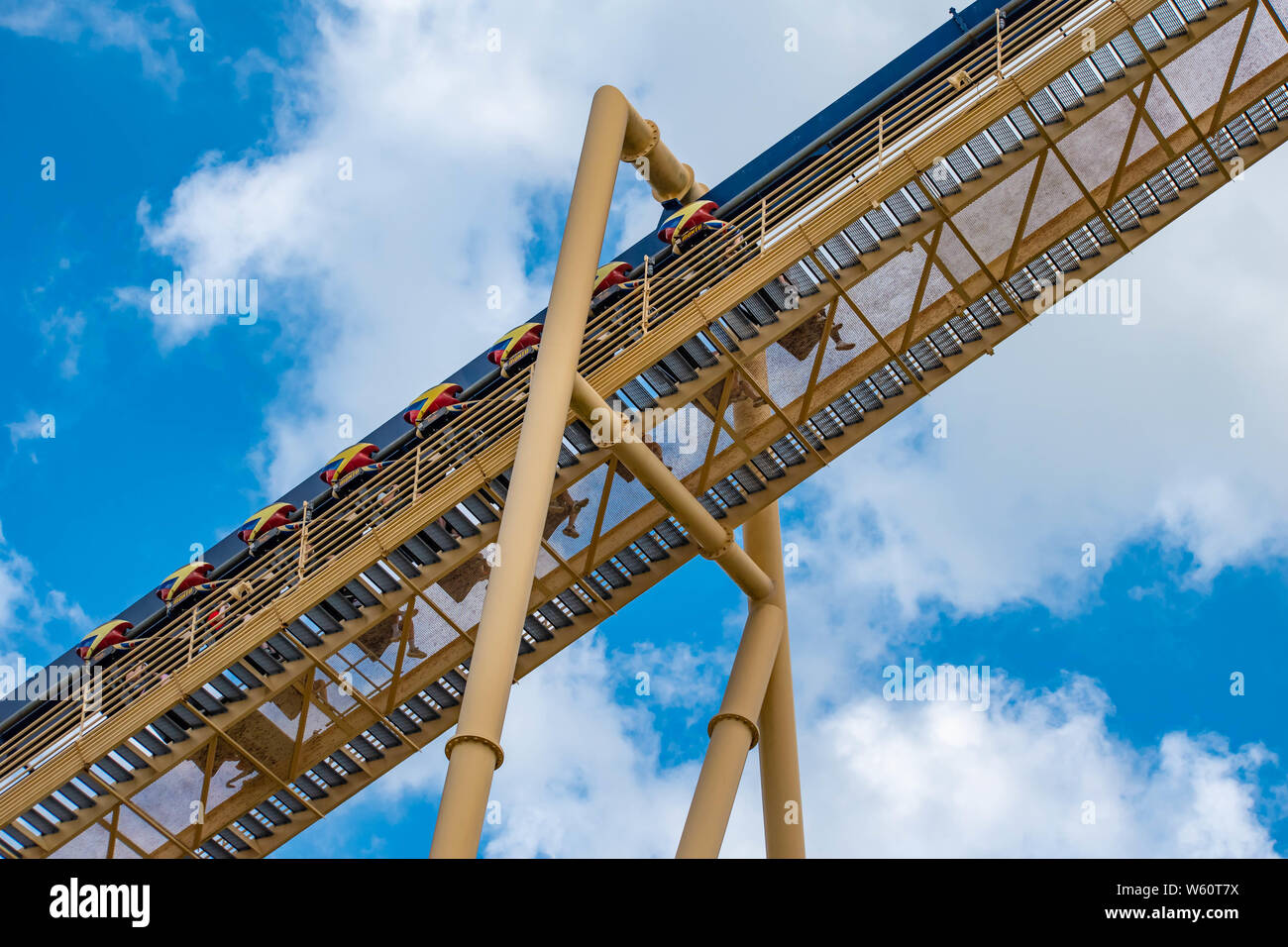 Loop Achterbahn Stockfotos und -bilder Kaufen - Alamy
