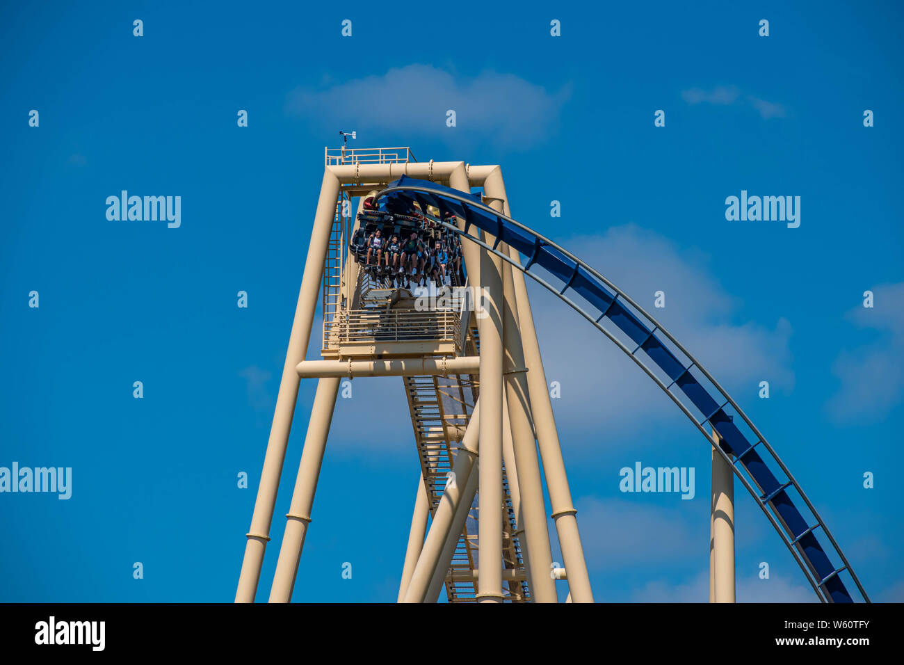 Loop Achterbahn Stockfotos und -bilder Kaufen - Alamy
