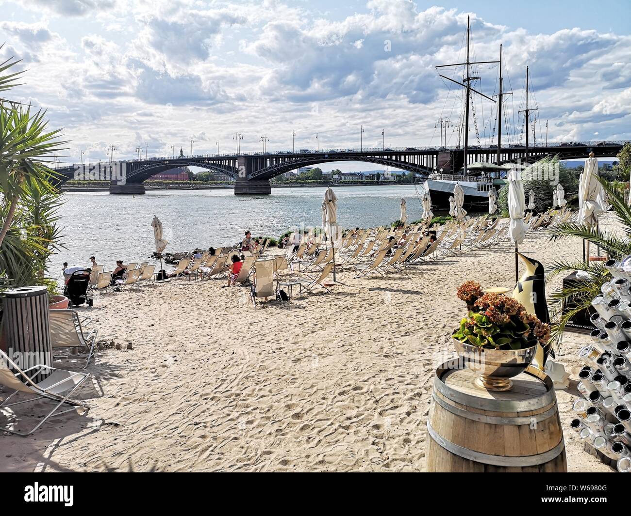 Rhein strand -Fotos und -Bildmaterial in hoher Auflösung - Seite 6 - Alamy