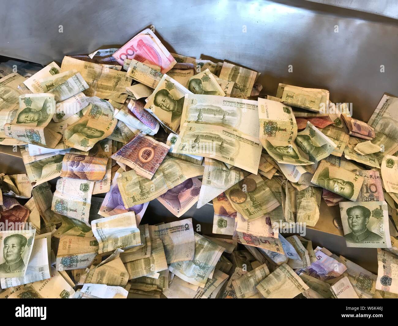 Der gelbe kaiser -Fotos und -Bildmaterial in hoher Auflösung – Alamy