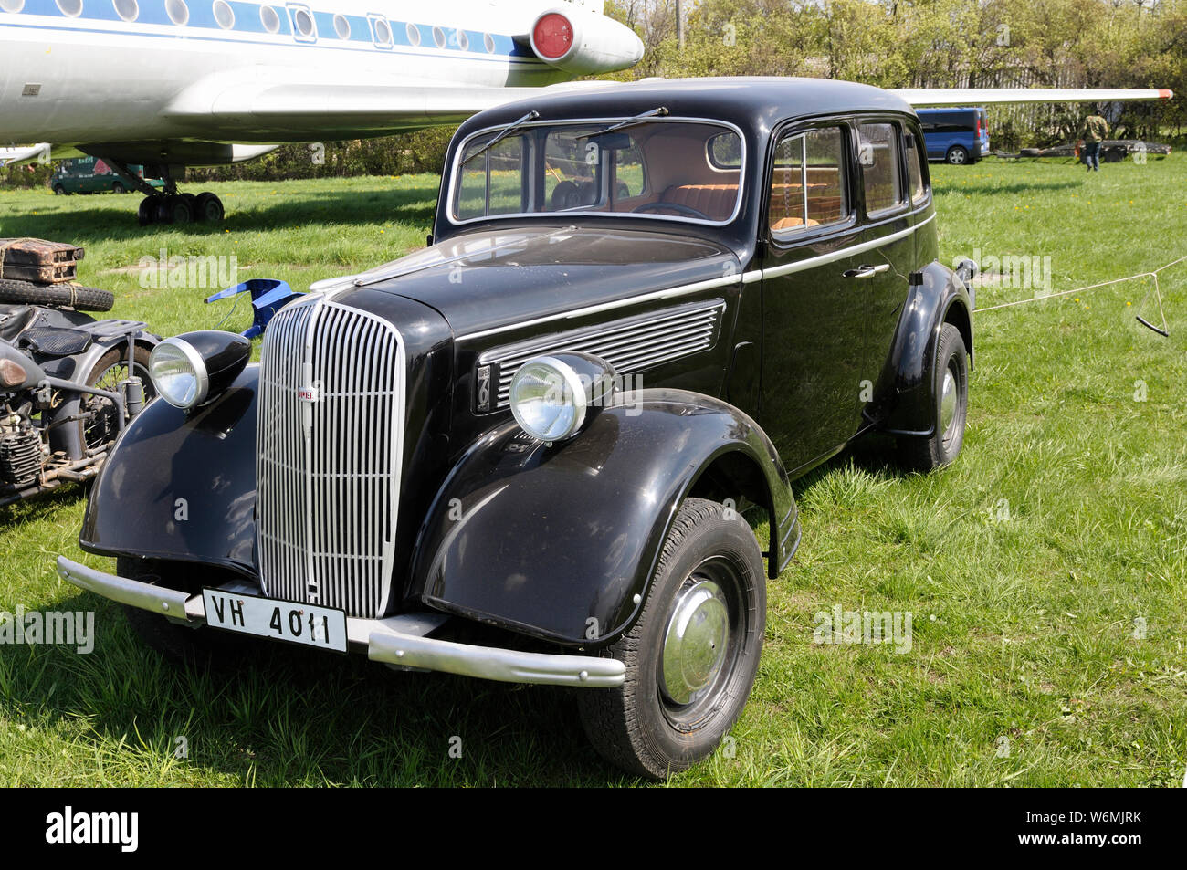 Altes Auto Opel, Modell 1930, geparkt. Festival alte Auto landen. 12 ...