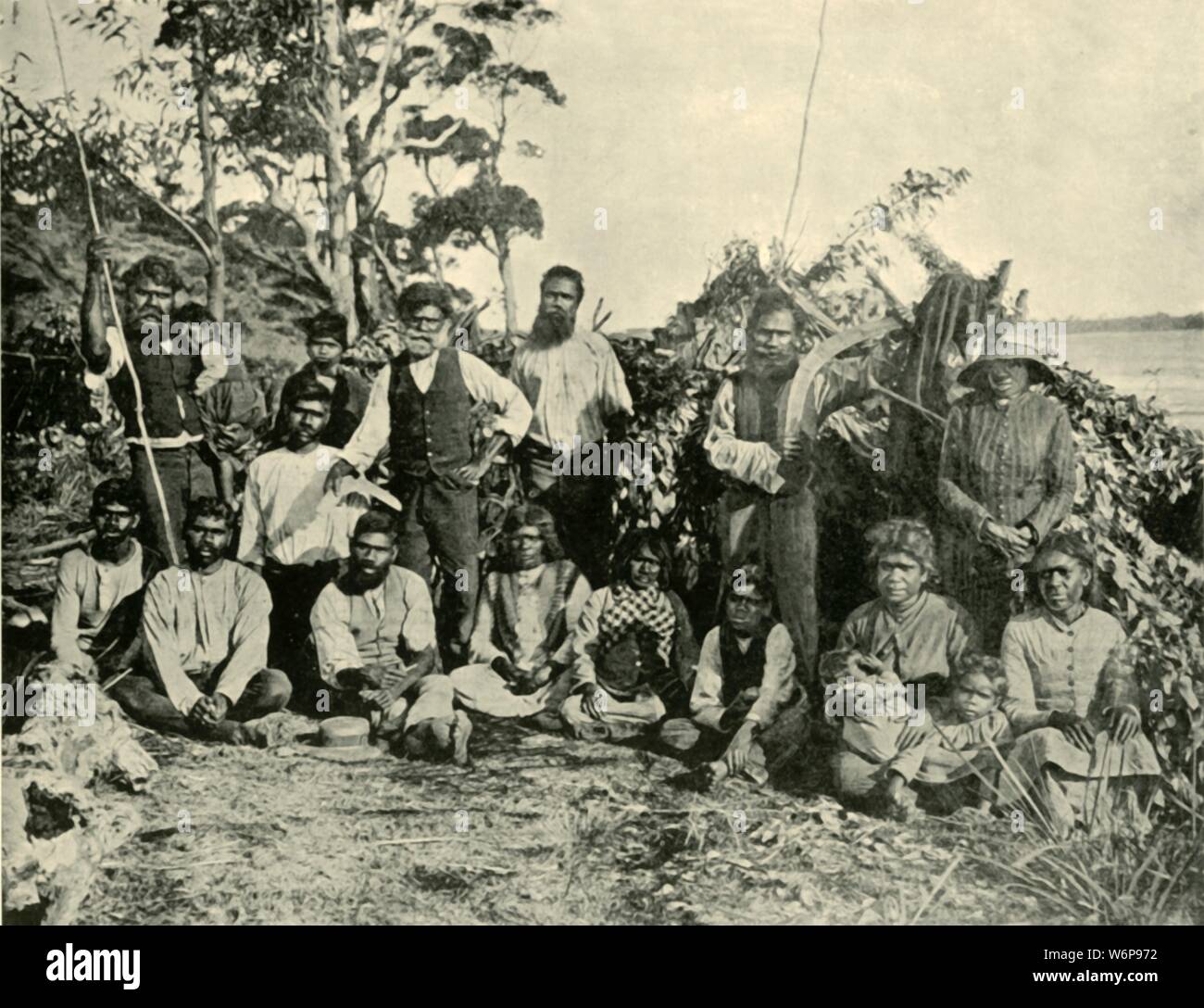 Group portrait aboriginal children -Fotos und -Bildmaterial in hoher ...