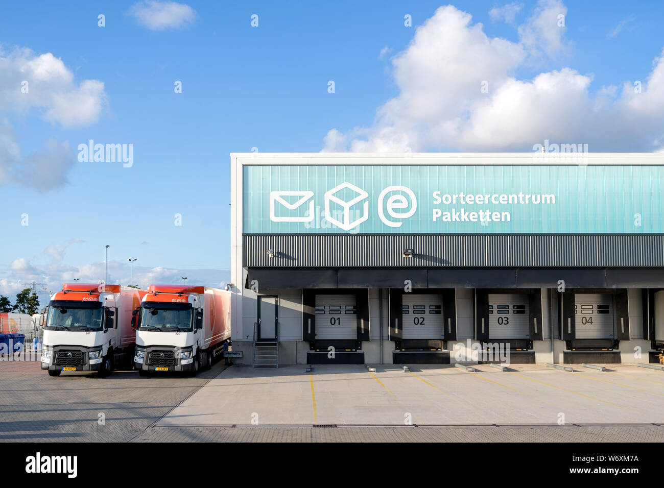 Parcel sorting -Fotos und -Bildmaterial in hoher Auflösung – Alamy