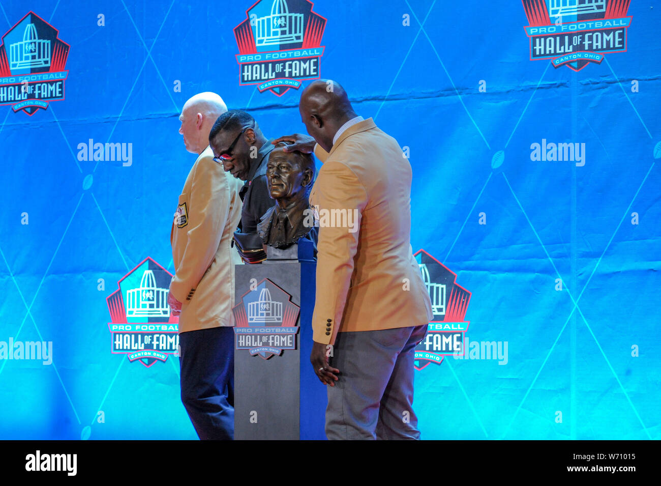August 3rd, 2019: John Elway, Shannon Sharpe, Terrell Davis posiert mit ...