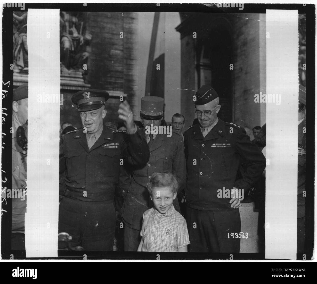 General Eisenhower mit General Pierre Koenig und Generalleutnant Omar ...