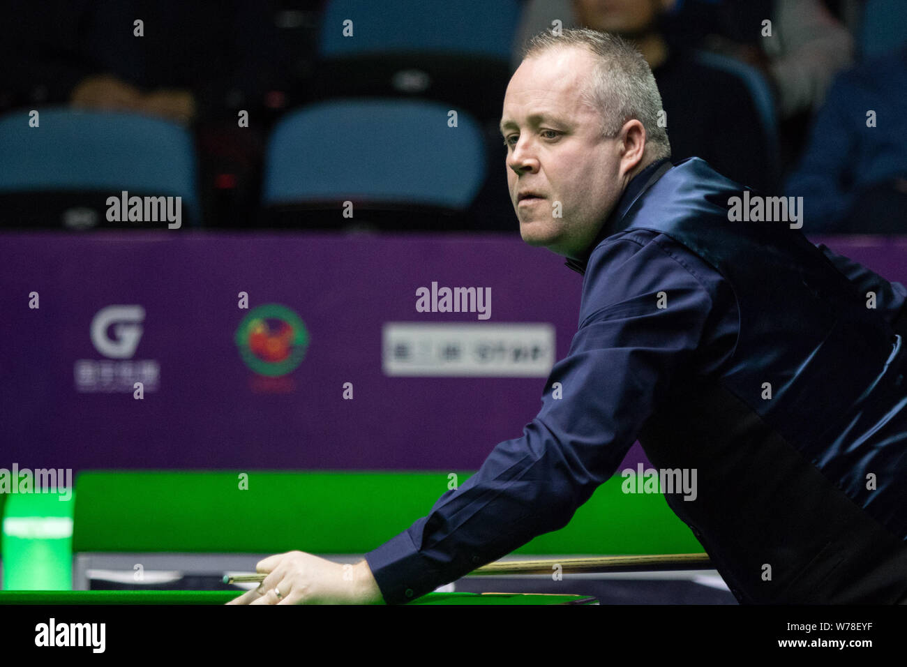 John Higgins von Schottland vertritt einen Schuß zu Mark Joyce von ...