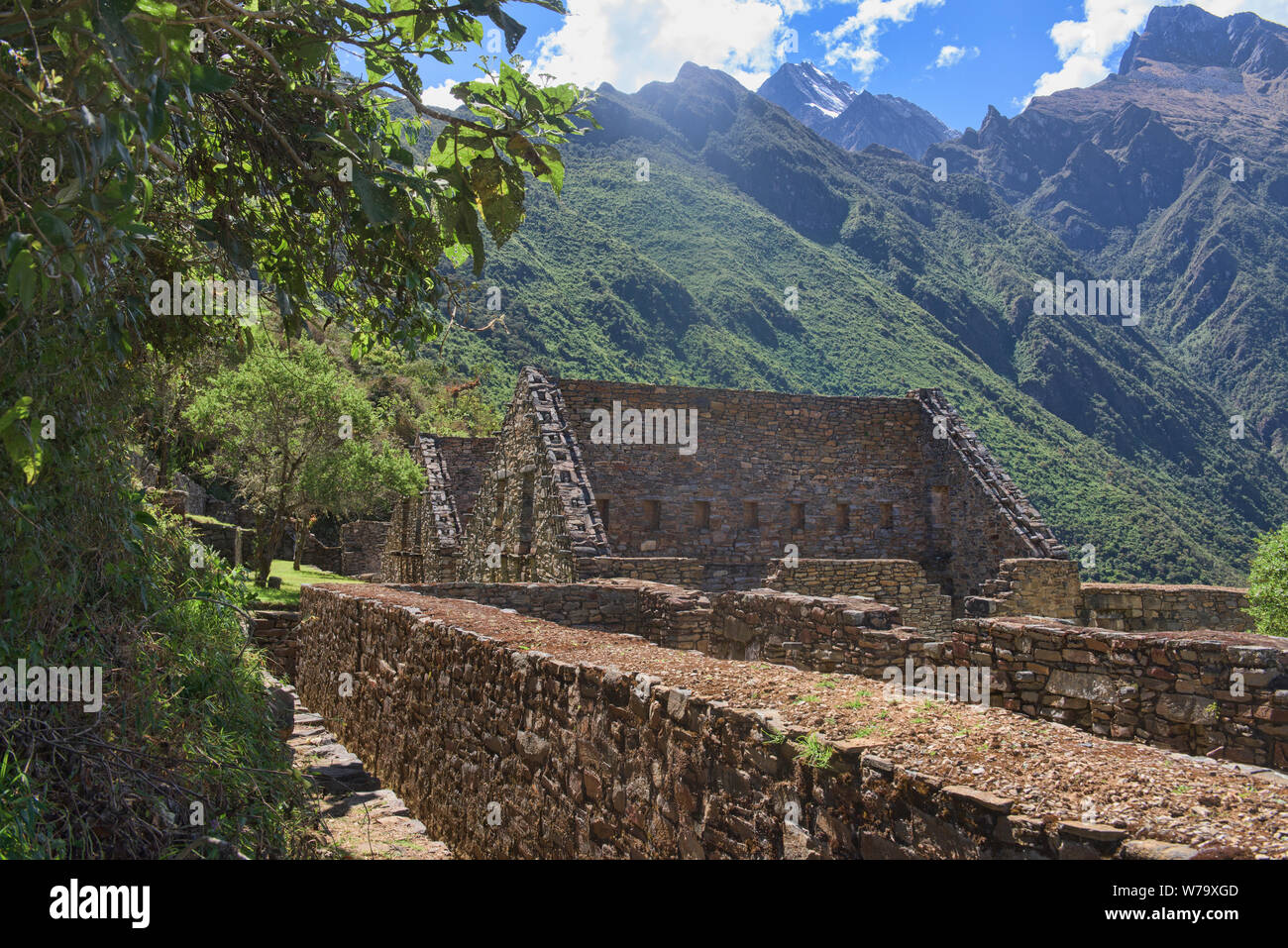 Mauerwerk auf die erstaunliche Choquequirao Inka Ruinen makellos, der ...