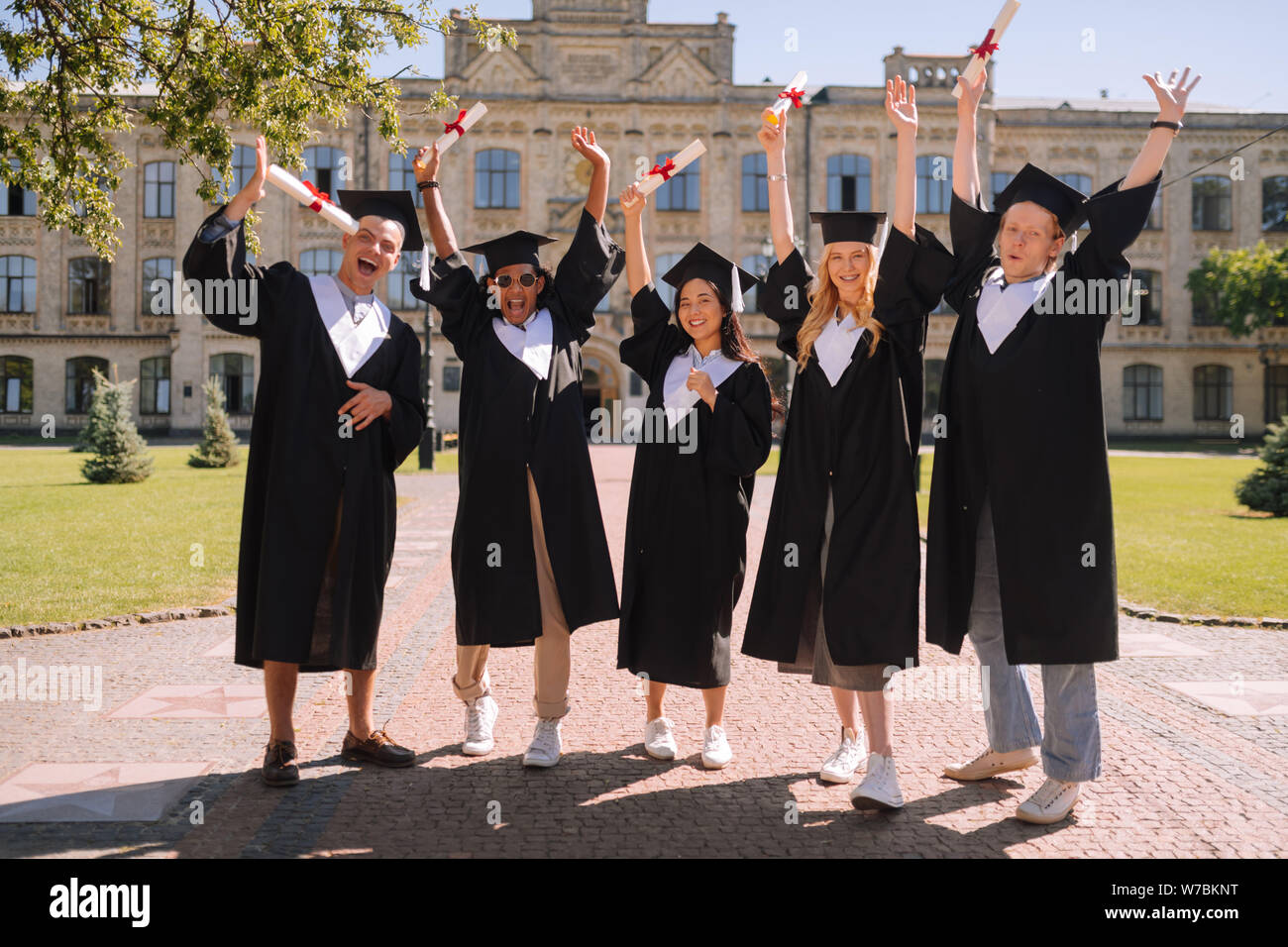 Studenten in graduierung -Fotos und -Bildmaterial in hoher Auflösung ...