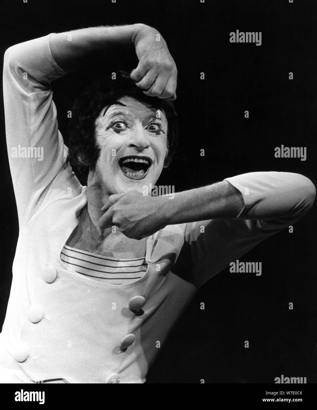 French mime marcel marceau -Fotos und -Bildmaterial in hoher Auflösung ...