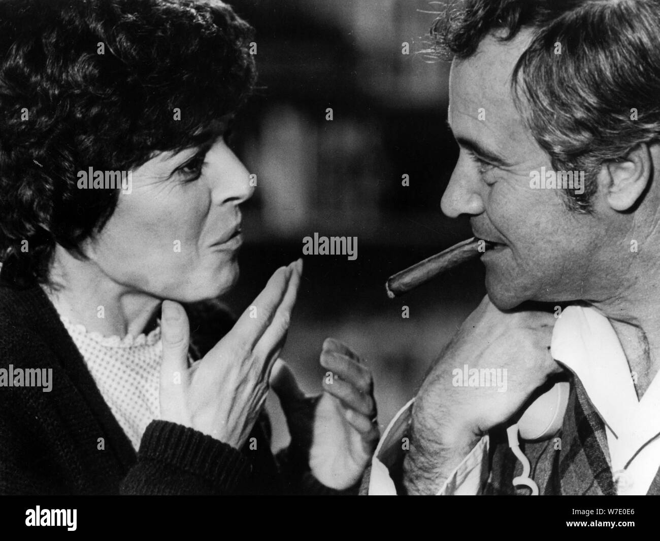 Black woman smoking cigar -Fotos und -Bildmaterial in hoher Auflösung ...