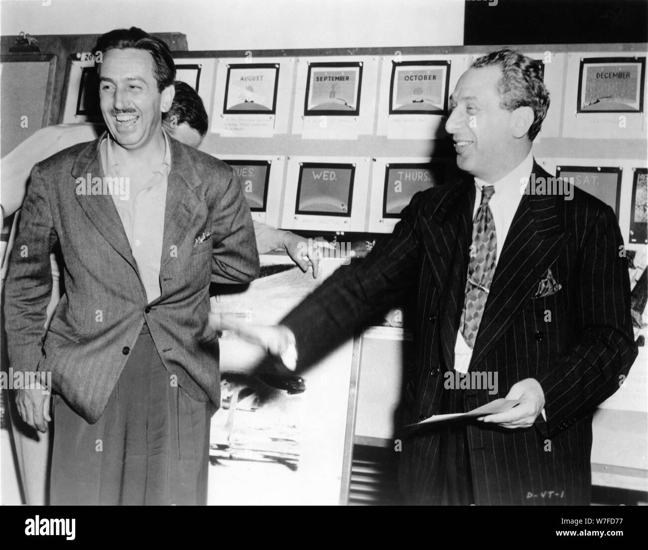 WALT DISNEY und Major Alexander de SEVERSKY arbeiten auf Sieg durch AIR ...