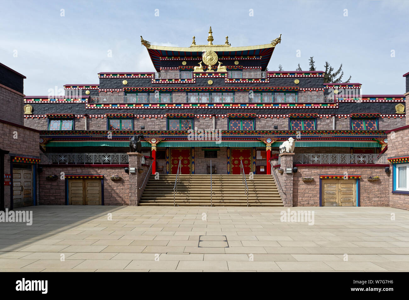 Kagyu samye ling kloster tempel -Fotos und -Bildmaterial in hoher ...