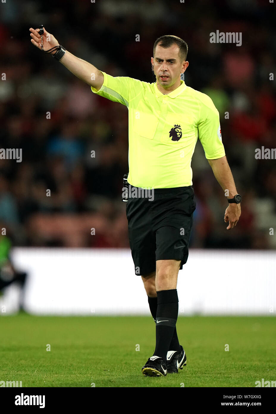 Schiedsrichter peter bankes -Fotos und -Bildmaterial in hoher Auflösung ...