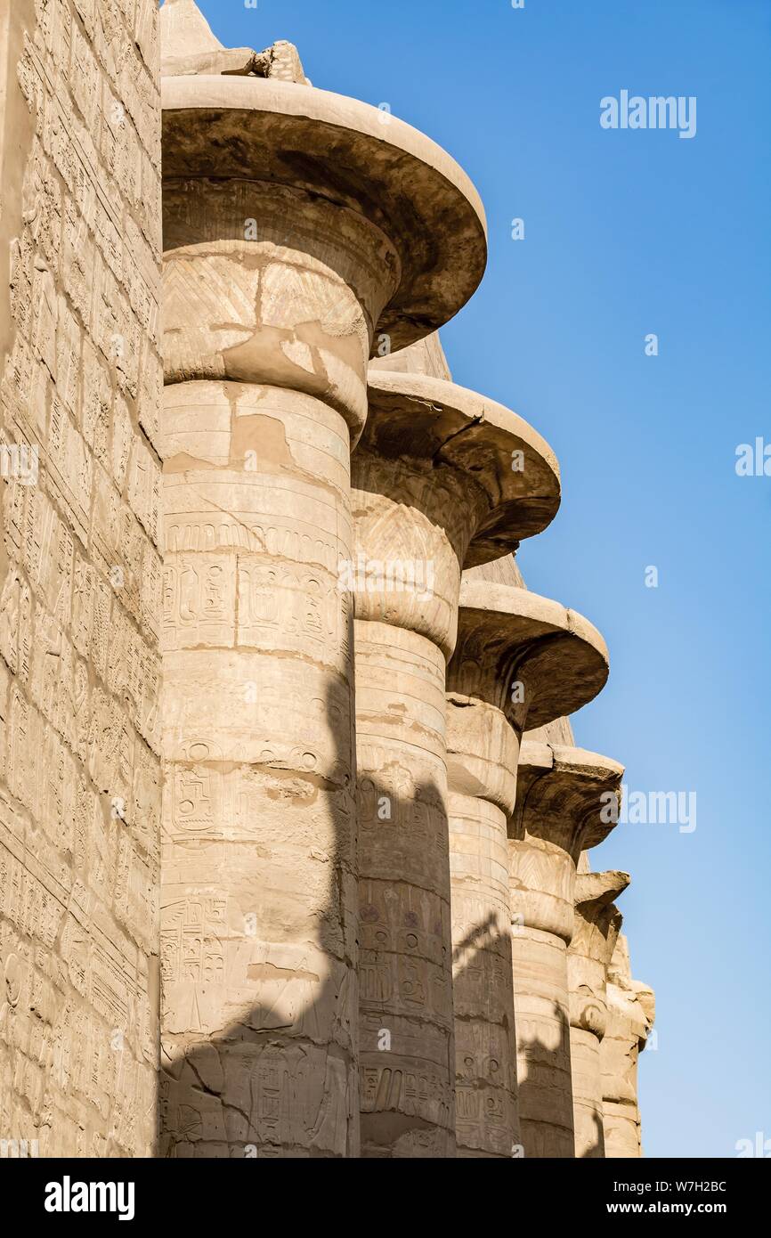 Hypostylehalle im karnak tempelkomplex -Fotos und -Bildmaterial in ...