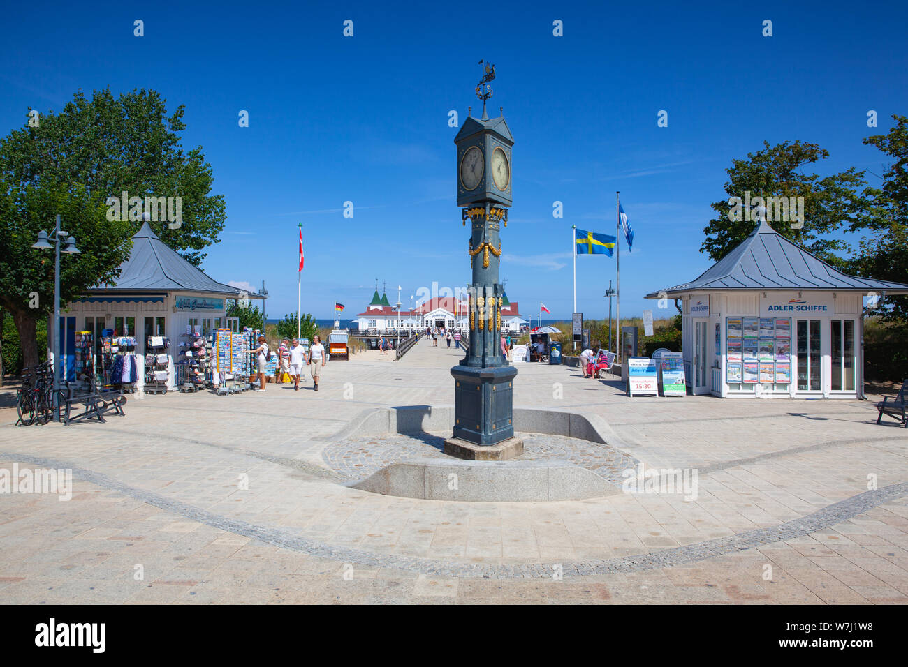 Abend an der promenade des seebades ahlbeck -Fotos und -Bildmaterial in ...