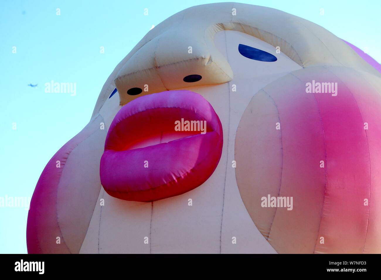 Ein 6-Meter hohen riesigen aufblasbaren Kobitos, einem beliebten ...