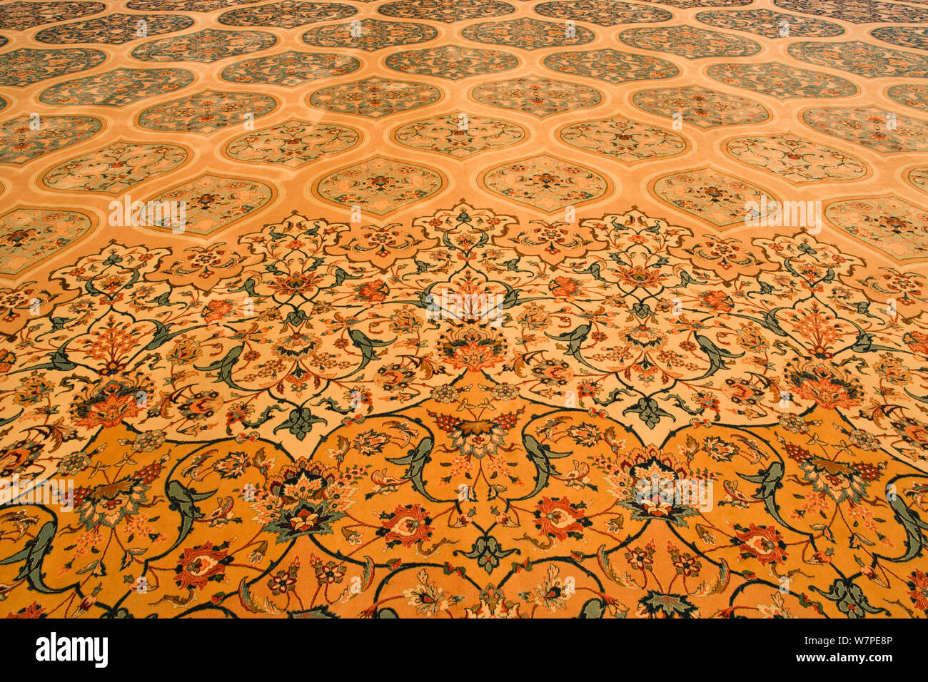 Muscat Oman Mosque Carpet Stockfotos und -bilder Kaufen - Alamy