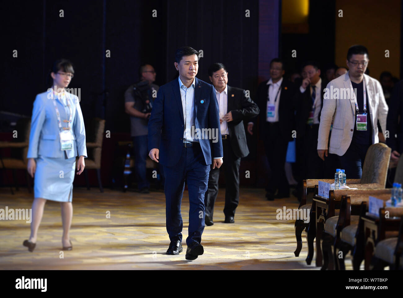 Robin Li Yanhong, Vorsitzender und CEO von Baidu, nimmt an den Dialog ...