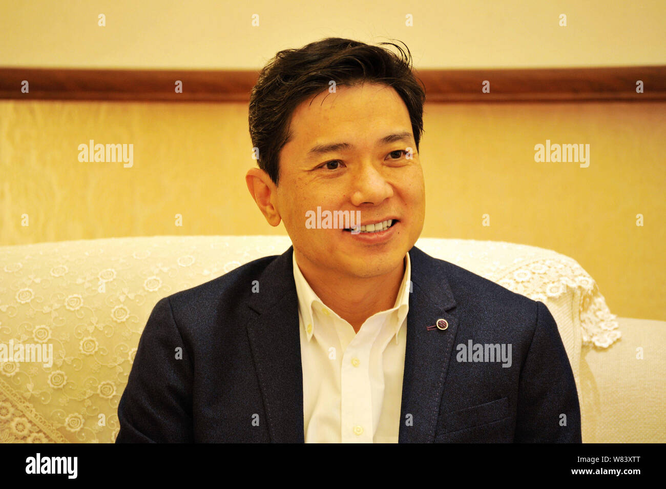 Robin Li Yanhong, Vorsitzender und CEO von Baidu, besucht eine ...