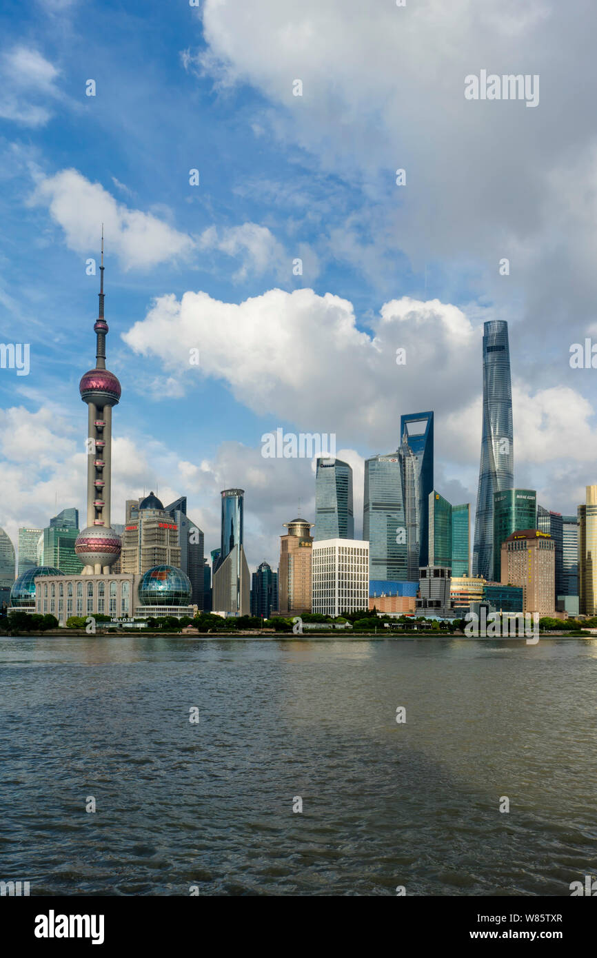 Dieses Bild von der Promenade am Bund in Puxi genommen wird, zeigt die ...
