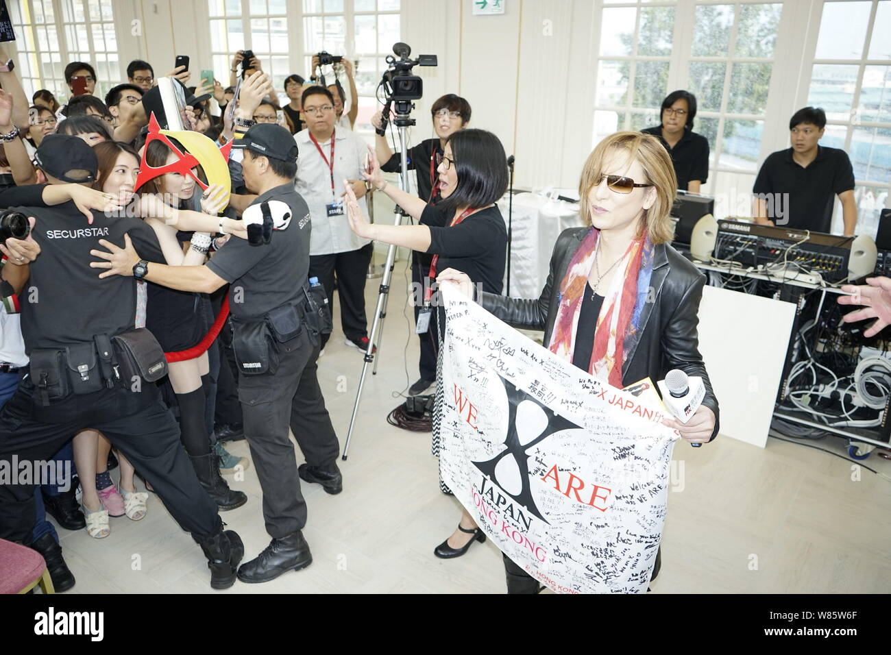 Yoshiki yoshiki hayashi -Fotos und -Bildmaterial in hoher Auflösung – Alamy