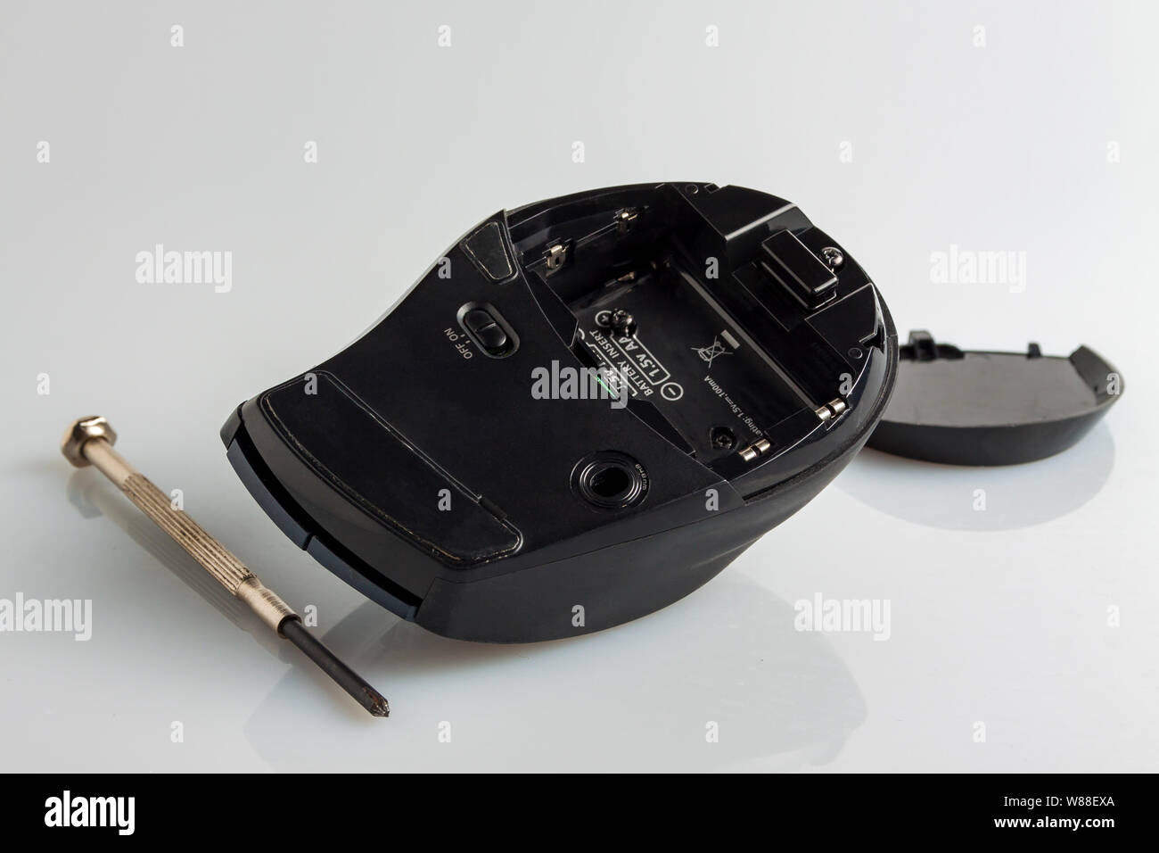 Wiring inside computer -Fotos und -Bildmaterial in hoher Auflösung – Alamy