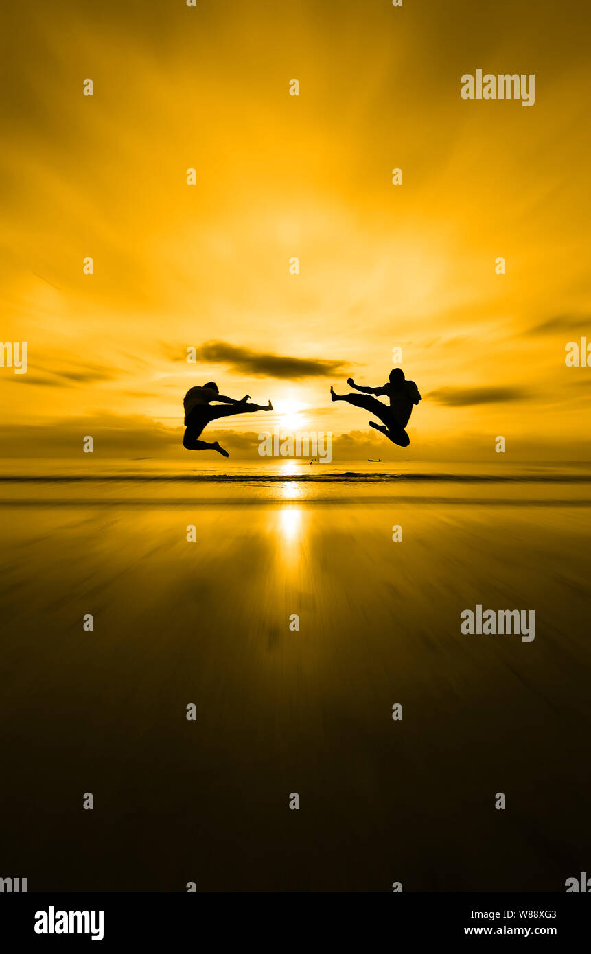 Taekwondo jump kick -Fotos und -Bildmaterial in hoher Auflösung – Alamy