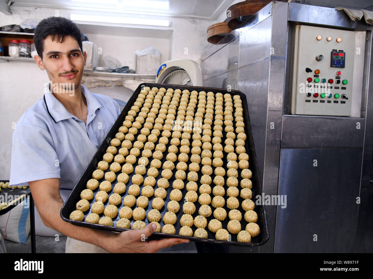 Sweet shop damascus syria -Fotos und -Bildmaterial in hoher Auflösung ...