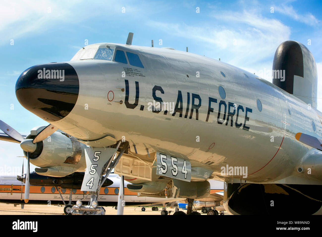 Eine Lockheed EG-121 T USAF AEW-Version der Lockheed L-1049 Super ...