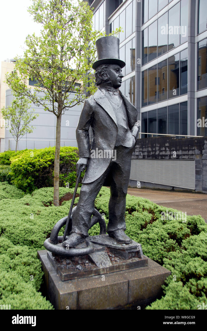 Statue isambard kingdom brunel -Fotos und -Bildmaterial in hoher ...