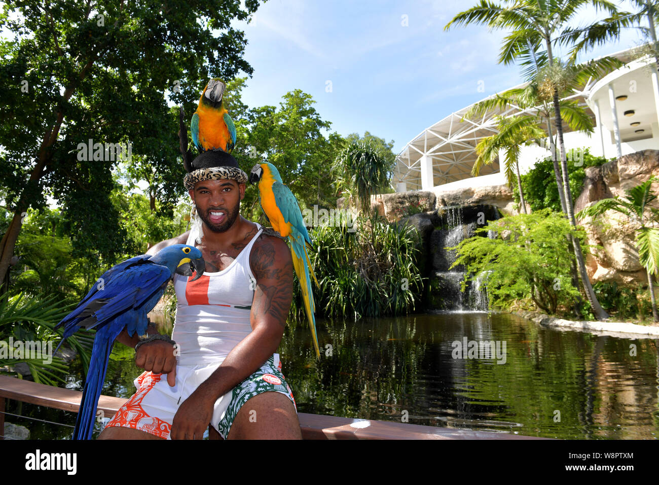 MIAMI, FL - Juli 12: Michael Holston, ist die 24-Year-old, Tierpfleger ...