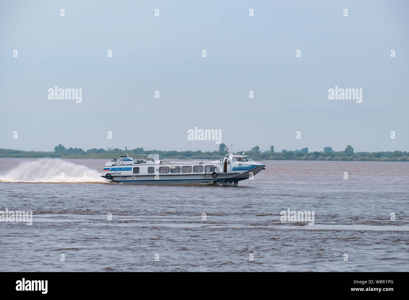 Hochwasser auf dem Amur Fluß in der Nähe der Stadt Chabarowsk. Die Höhe des Amur bei rund 494 ...