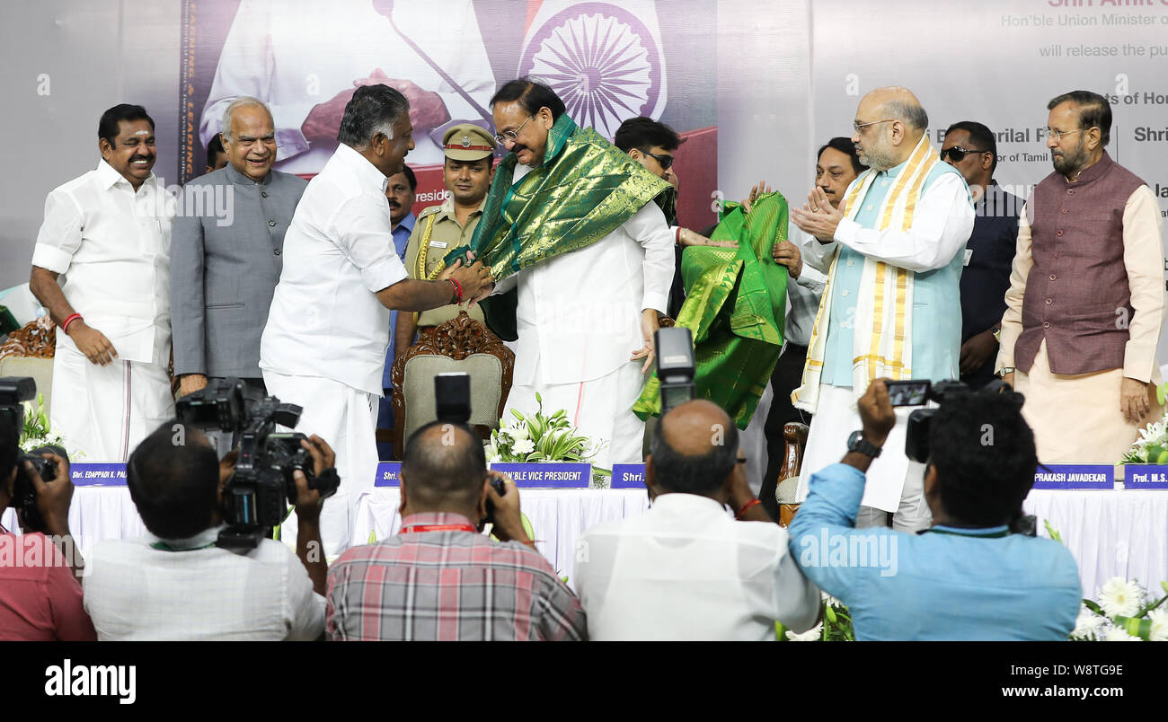 Gouverneur von tamil nadu -Fotos und -Bildmaterial in hoher Auflösung ...