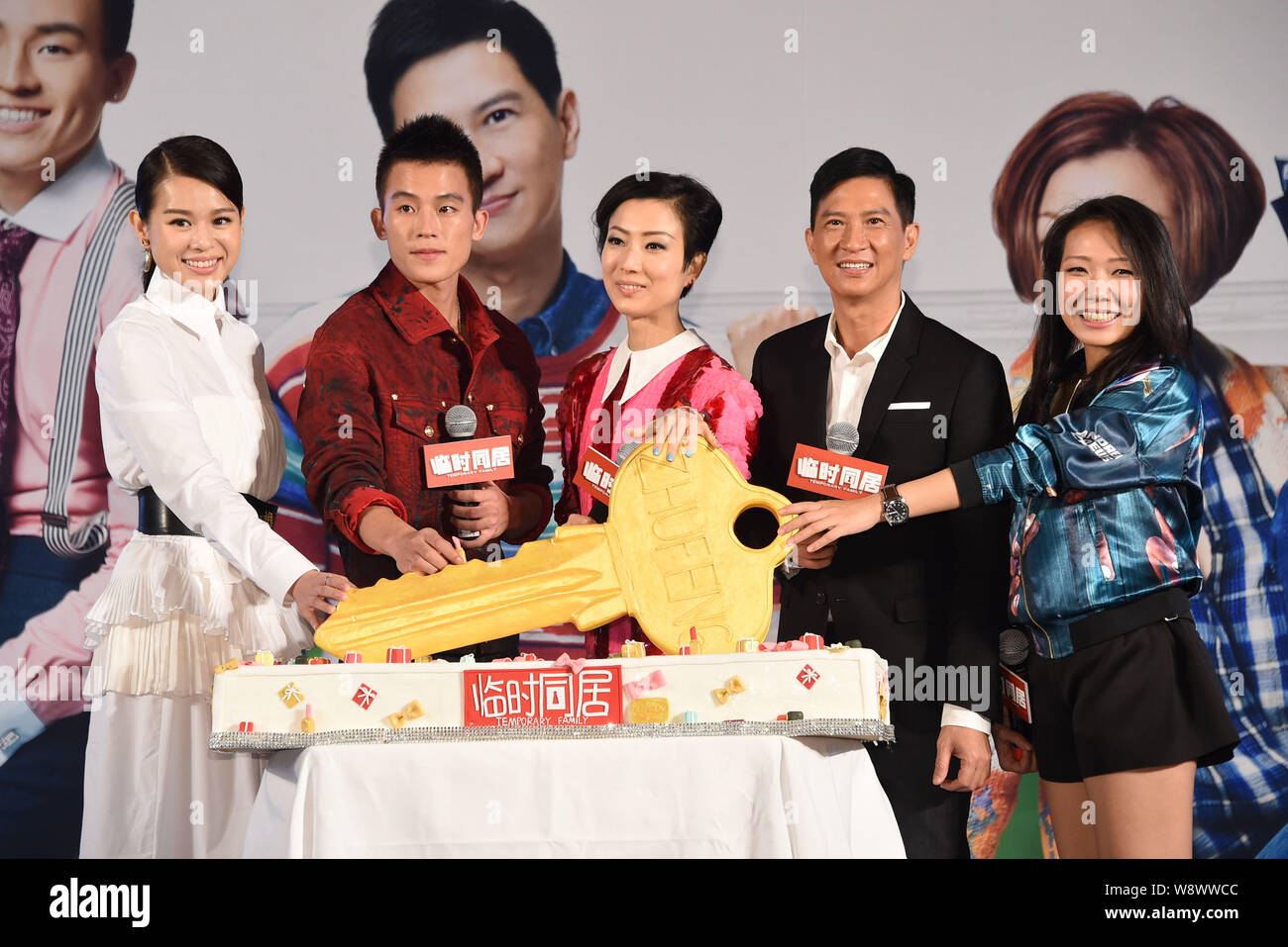 (Von links) Hong Kong Schauspielerin Myolie Wu, chinesische ...