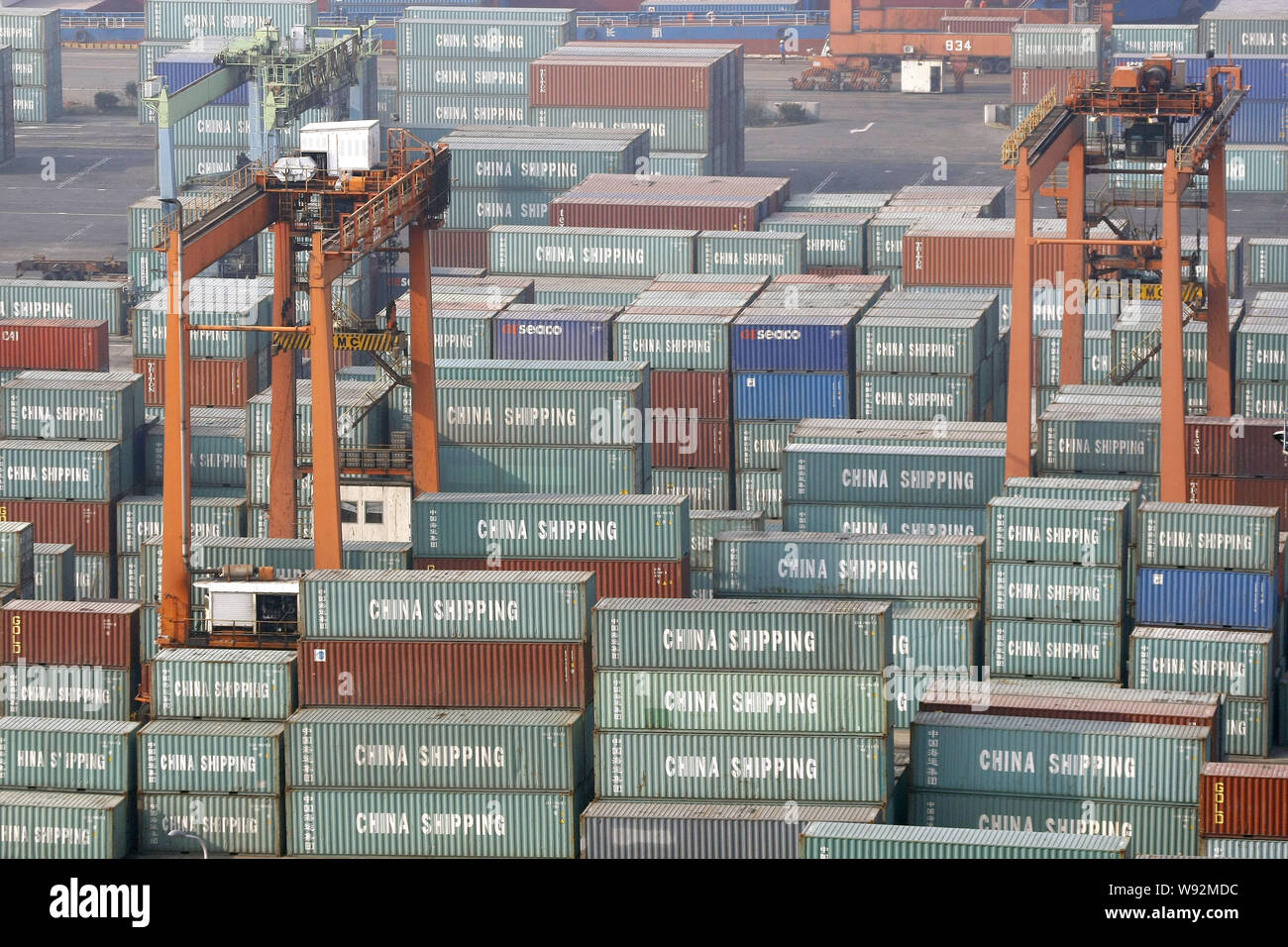 China schiffscontainer linien co -Fotos und -Bildmaterial in hoher ...